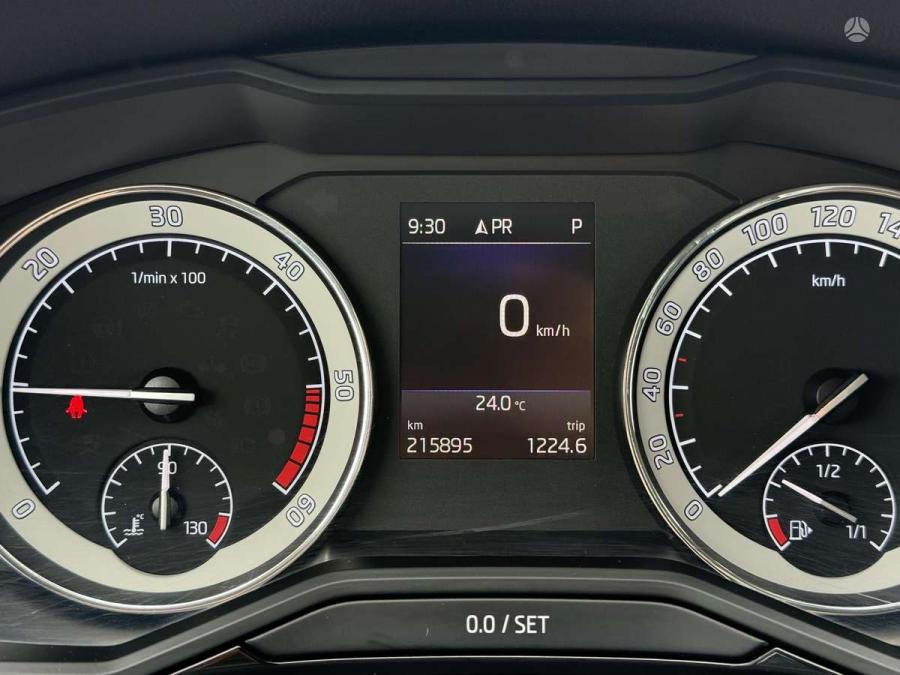 Grey Skoda SuperB 2021 in Raseiniai, with an engine capacity of 1.97 L and mileage of 216 thousand km for 14600 €, photo 45 on AUTOMOTO.COM.LV
