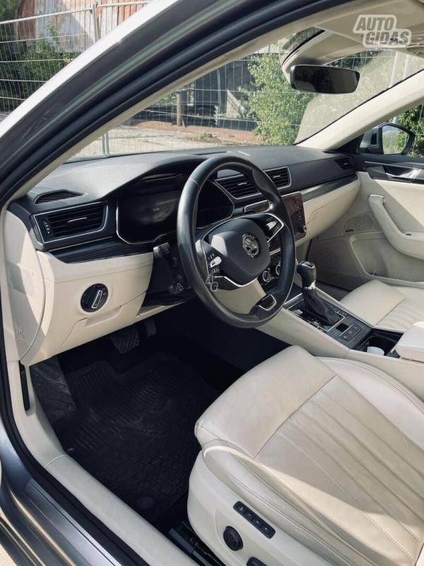 Grey Skoda SuperB 2021 in Kaunas, with an engine capacity of 2.00 L and mileage of 211 thousand km for 14000 €, photo 10 on AUTOMOTO.COM.LV