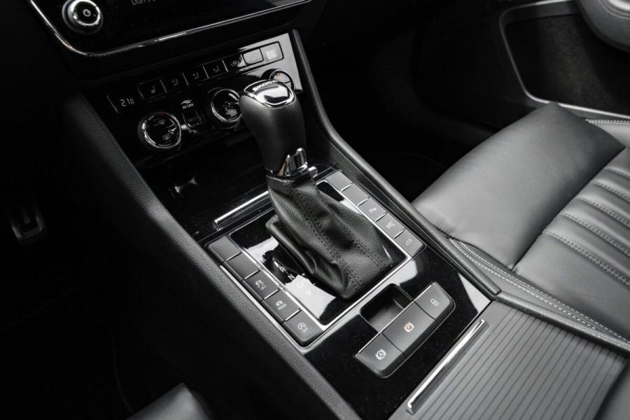 Pelēks Skoda SuperB 2022 Rīga, ar dzinēja tilpumu 2.00 L un nobraukumu 156 tūkst. km par 23900 €, foto 21 vietnē AUTOMOTO.COM.LV