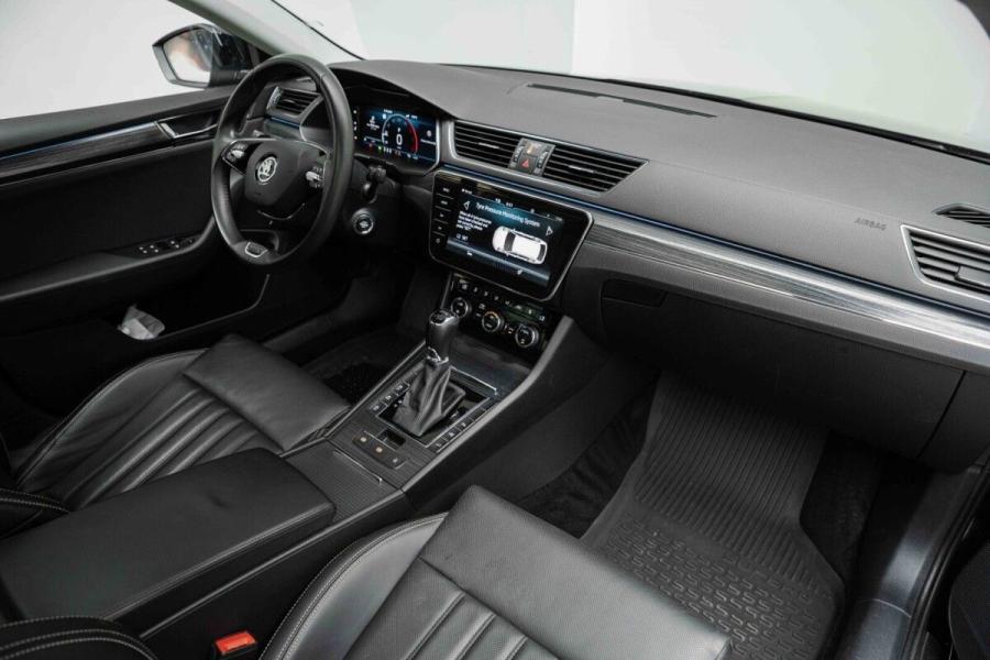 Grey Skoda SuperB 2022 in Peetri, with an engine capacity of 2.00 L and mileage of 113 thousand km for 27000 €, photo 11 on AUTOMOTO.COM.LV