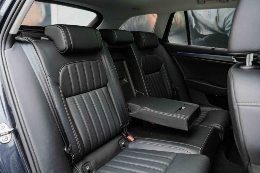 Grey Skoda SuperB 2022 in Peetri, with an engine capacity of 2.00 L and mileage of 113 thousand km for 27000 €, photo 12 on AUTOMOTO.COM.LV