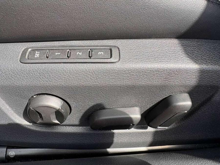 Grey Skoda SuperB 2022 in Vilnius, with an engine capacity of 1.40 L and mileage of 109 thousand km for 22600 €, photo 12 on AUTOMOTO.COM.LV