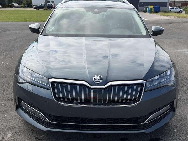 Grey Skoda SuperB 2022 in Kaunas, with an engine capacity of 1.40 L and mileage of 400 thousand km for 11950 €, photo 2 on AUTOMOTO.COM.LV