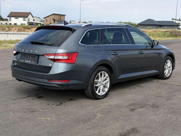 Grey Skoda SuperB 2022 in Kaunas, with an engine capacity of 1.40 L and mileage of 400 thousand km for 11950 €, photo 6 on AUTOMOTO.COM.LV