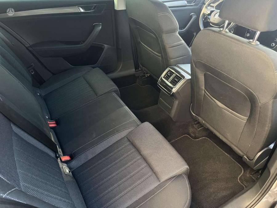 Pelēks Skoda SuperB 2022 Viļņa, ar dzinēja tilpumu 0.00 L un nobraukumu 160 tūkst. km par 17908 €, foto 14 vietnē AUTOMOTO.COM.LV