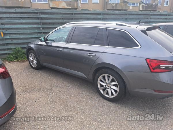 Pelēks Skoda SuperB 2022 Rakvere, ar dzinēja tilpumu 2.00 L un nobraukumu 150 tūkst. km par 22999 €, foto 1 vietnē AUTOMOTO.COM.LV