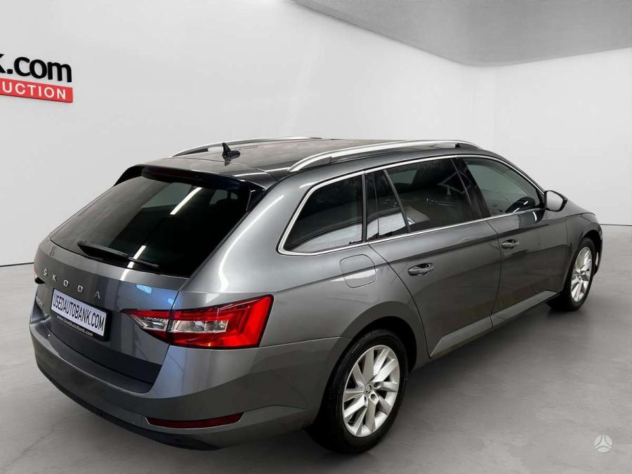 Pelēks Skoda SuperB 2022 Marijampole, ar dzinēja tilpumu 1.97 L un nobraukumu 179 tūkst. km par 16456 €, foto 5 vietnē AUTOMOTO.COM.LV