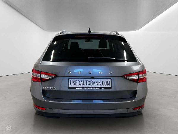 Grey Skoda SuperB 2022 in Marijampole, with an engine capacity of 1.97 L and mileage of 179 thousand km for 16456 €, photo 5 on AUTOMOTO.COM.LV