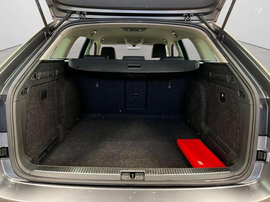Pelēks Skoda SuperB 2022 Marijampole, ar dzinēja tilpumu 1.97 L un nobraukumu 179 tūkst. km par 16456 €, foto 18 vietnē AUTOMOTO.COM.LV