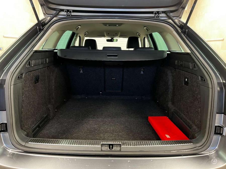 Pelēks Skoda SuperB 2022 Marijampole, ar dzinēja tilpumu 1.97 L un nobraukumu 179 tūkst. km par 16456 €, foto 21 vietnē AUTOMOTO.COM.LV