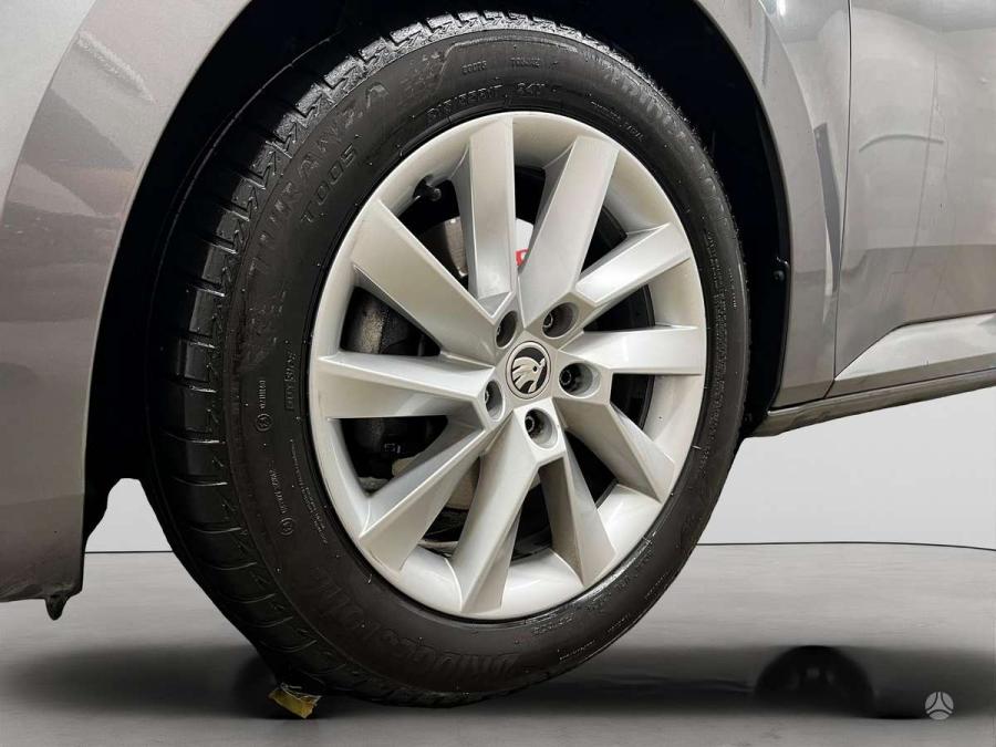 Pelēks Skoda SuperB 2022 Marijampole, ar dzinēja tilpumu 1.97 L un nobraukumu 179 tūkst. km par 16456 €, foto 22 vietnē AUTOMOTO.COM.LV