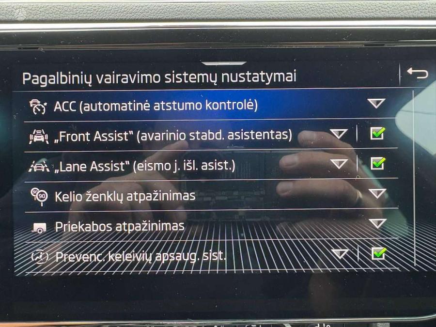 Pelēks Skoda SuperB 2022 Viļņa, ar dzinēja tilpumu 1.40 L un nobraukumu 109 tūkst. km par 22600 €, foto 23 vietnē AUTOMOTO.COM.LV