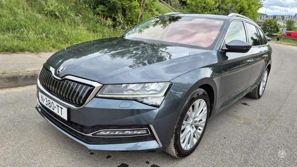 Pelēks Skoda SuperB 2022 Viļņa, ar dzinēja tilpumu 0.00 L un nobraukumu 112 tūkst. km par 17666 €, foto 1 vietnē AUTOMOTO.COM.LV