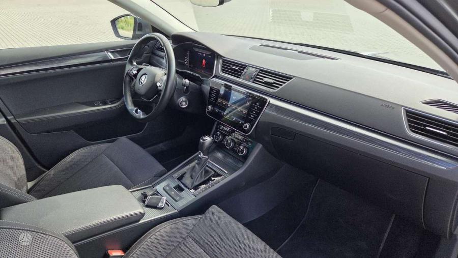 Pelēks Skoda SuperB 2022 Marijampole, ar dzinēja tilpumu 1.97 L un nobraukumu 195 tūkst. km par 17182 €, foto 16 vietnē AUTOMOTO.COM.LV