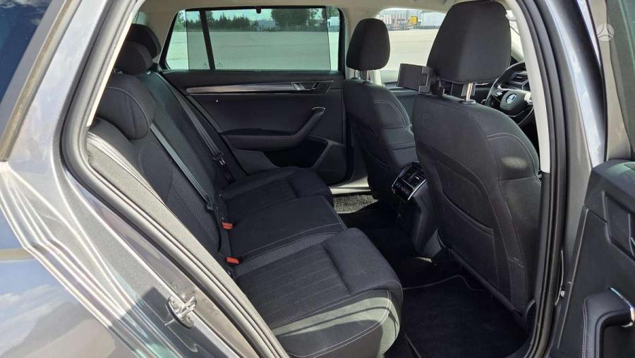 Pelēks Skoda SuperB 2022 Marijampole, ar dzinēja tilpumu 1.97 L un nobraukumu 195 tūkst. km par 17182 €, foto 19 vietnē AUTOMOTO.COM.LV