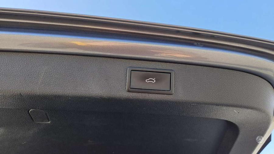 Grey Skoda SuperB 2022 in Marijampole, with an engine capacity of 1.97 L and mileage of 195 thousand km for 17182 €, photo 11 on AUTOMOTO.COM.LV