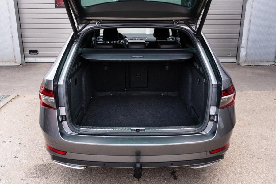Grey Skoda SuperB 2022 in Jelgava, with an engine capacity of 2.00 L and mileage of 157 thousand km for 22650 €, photo 9 on AUTOMOTO.COM.LV