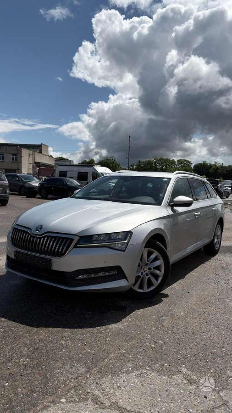 Pelēks Skoda SuperB 2022 Kauņa, ar dzinēja tilpumu 1.50 L un nobraukumu 148 tūkst. km par 15307 €, foto 1 vietnē AUTOMOTO.COM.LV