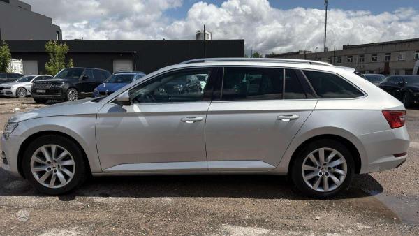 Grey Skoda SuperB 2022 in Kaunas, with an engine capacity of 1.50 L and mileage of 148 thousand km for 15307 €, photo 5 on AUTOMOTO.COM.LV