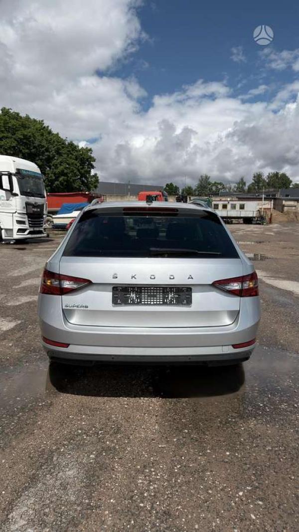 Grey Skoda SuperB 2022 in Kaunas, with an engine capacity of 1.50 L and mileage of 148 thousand km for 15307 €, photo 9 on AUTOMOTO.COM.LV