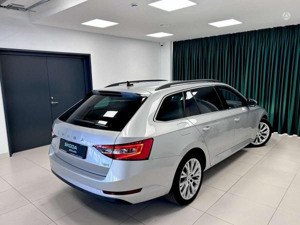 Skoda SuperB 2022 in Vilnius on AUTOMOTO.COM.LV Grey Skoda SuperB 2022 in Vilnius, with an engine capacity of 1.97 L and mileage of 162 thousand km for 18000 €, photo 6 on AUTOMOTO.COM.LV