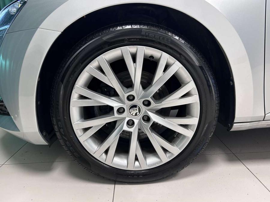 Grey Skoda SuperB 2022 in Vilnius, with an engine capacity of 1.97 L and mileage of 162 thousand km for 18000 €, photo 31 on AUTOMOTO.COM.LV