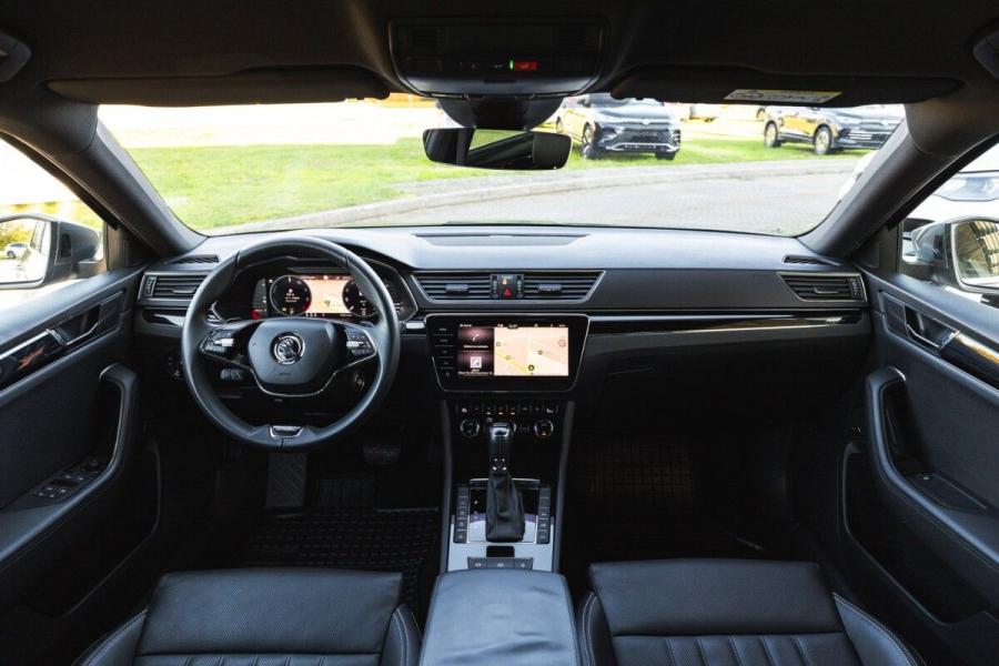Grey Skoda SuperB 2022 in Ventspils, with an engine capacity of 1.40 L and mileage of 103 thousand km for 26700 €, photo 19 on AUTOMOTO.COM.LV