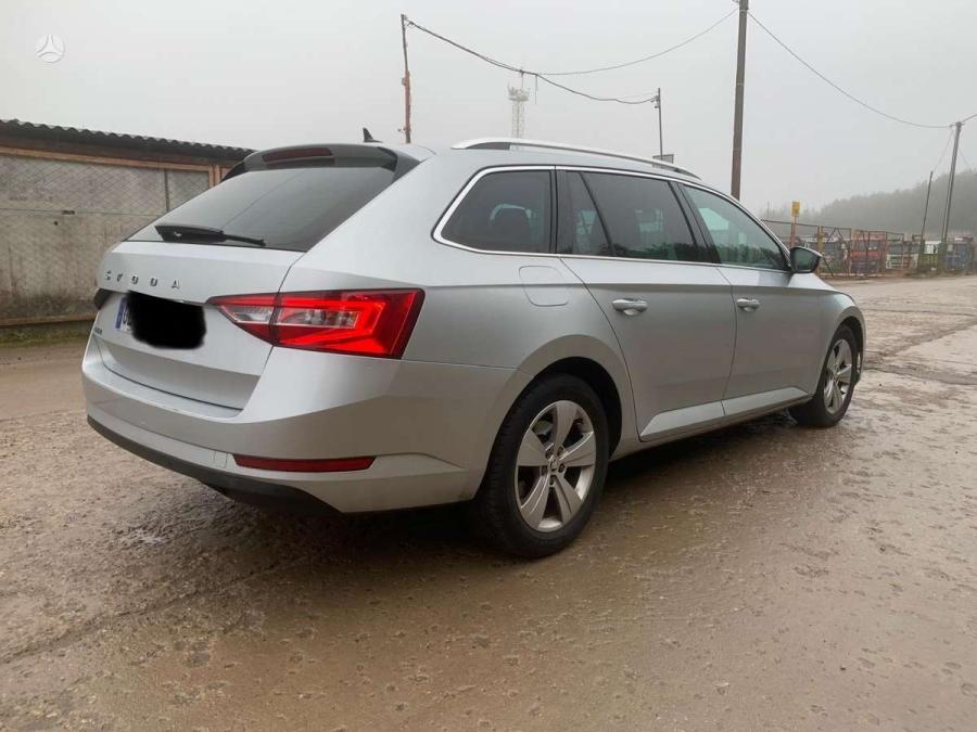 Grey Skoda SuperB 2023 in Vilnius, with an engine capacity of 2.00 L and mileage of 190 thousand km for 16300 €, photo 5 on AUTOMOTO.COM.LV