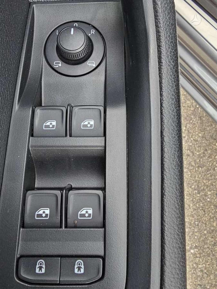 Pelēks Skoda SuperB 2023 Viļņa, ar dzinēja tilpumu 1.97 L un nobraukumu 86 tūkst. km par 23500 €, foto 31 vietnē AUTOMOTO.COM.LV