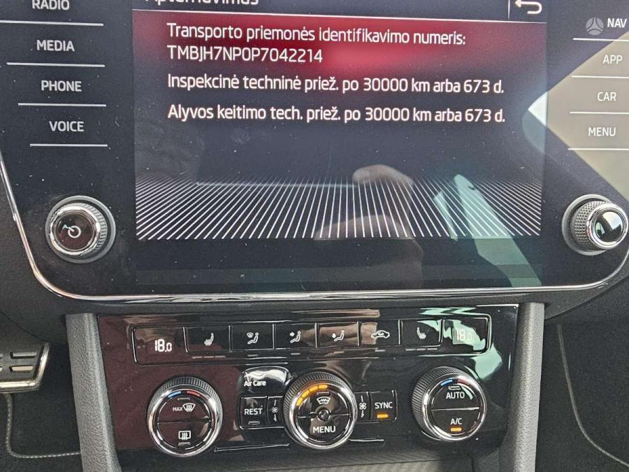Pelēks Skoda SuperB 2023 Viļņa, ar dzinēja tilpumu 1.97 L un nobraukumu 180 tūkst. km par 21500 €, foto 24 vietnē AUTOMOTO.COM.LV