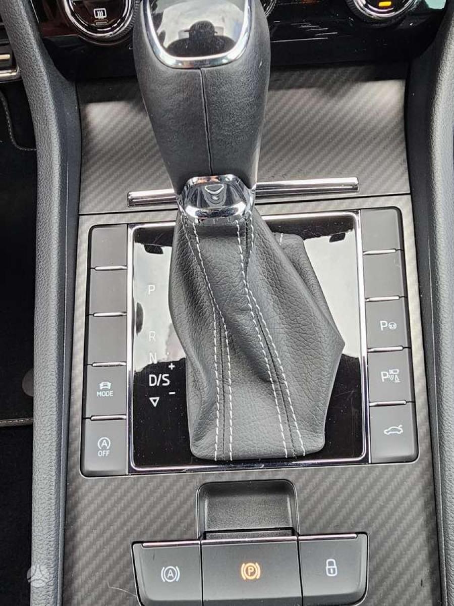 Pelēks Skoda SuperB 2023 Viļņa, ar dzinēja tilpumu 1.97 L un nobraukumu 180 tūkst. km par 21500 €, foto 29 vietnē AUTOMOTO.COM.LV