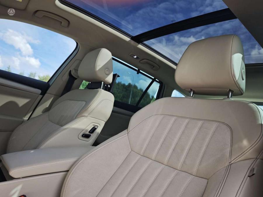 Pelēks Skoda SuperB 2023 Viļņa, ar dzinēja tilpumu 1.97 L un nobraukumu 157 tūkst. km par 21600 €, foto 22 vietnē AUTOMOTO.COM.LV