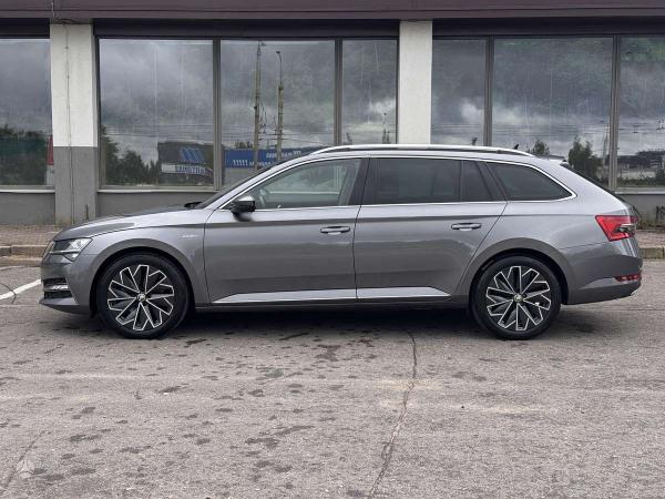 Pelēks Skoda SuperB 2023 Viļņa, ar dzinēja tilpumu 1.40 L un nobraukumu 88 tūkst. km par 23750 €, foto 2 vietnē AUTOMOTO.COM.LV