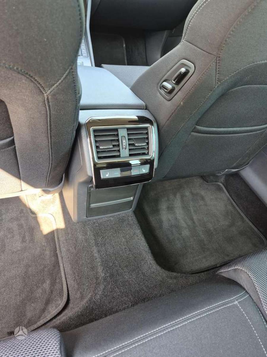 Pelēks Skoda SuperB 2023 Viļņa, ar dzinēja tilpumu 1.97 L un nobraukumu 222 tūkst. km par 15500 €, foto 16 vietnē AUTOMOTO.COM.LV