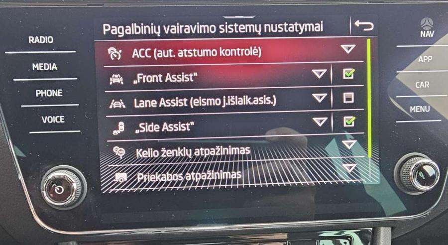 Pelēks Skoda SuperB 2023 Viļņa, ar dzinēja tilpumu 1.97 L un nobraukumu 222 tūkst. km par 15500 €, foto 18 vietnē AUTOMOTO.COM.LV