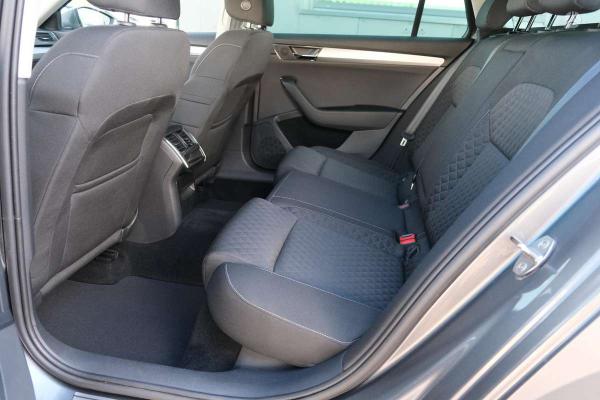 Grey Skoda SuperB 2023 in Vilnius, with an engine capacity of 1.50 L and mileage of 100 thousand km for 21950 €, photo 8 on AUTOMOTO.COM.LV