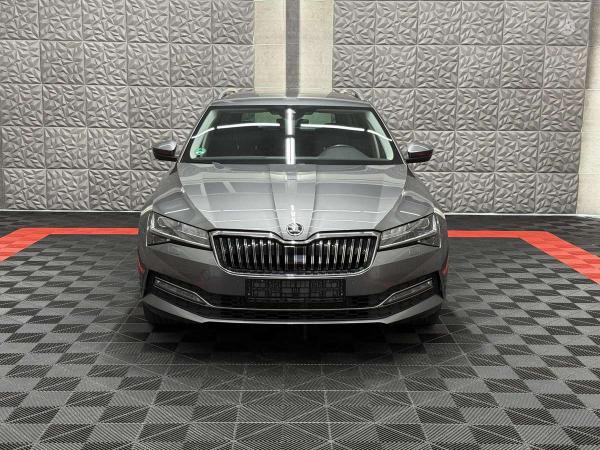 Pelēks Skoda SuperB 2023 Kauņa, ar dzinēja tilpumu 1.97 L un nobraukumu 175 tūkst. km par 22500 €, foto 3 vietnē AUTOMOTO.COM.LV