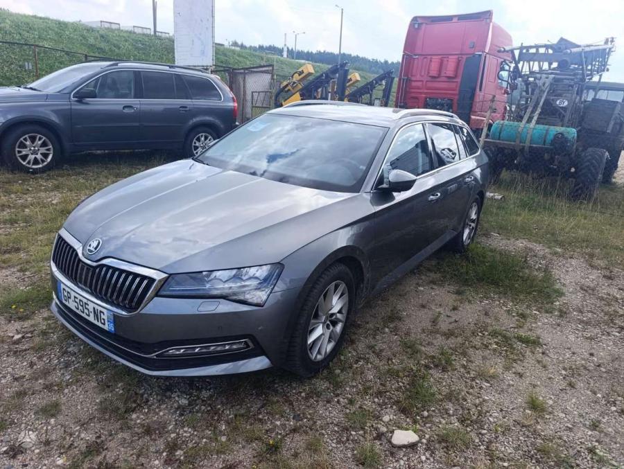Grey Skoda SuperB 2023 in Vilnius, with an engine capacity of 1.50 L and mileage of 122 thousand km for 21175 €, photo 10 on AUTOMOTO.COM.LV