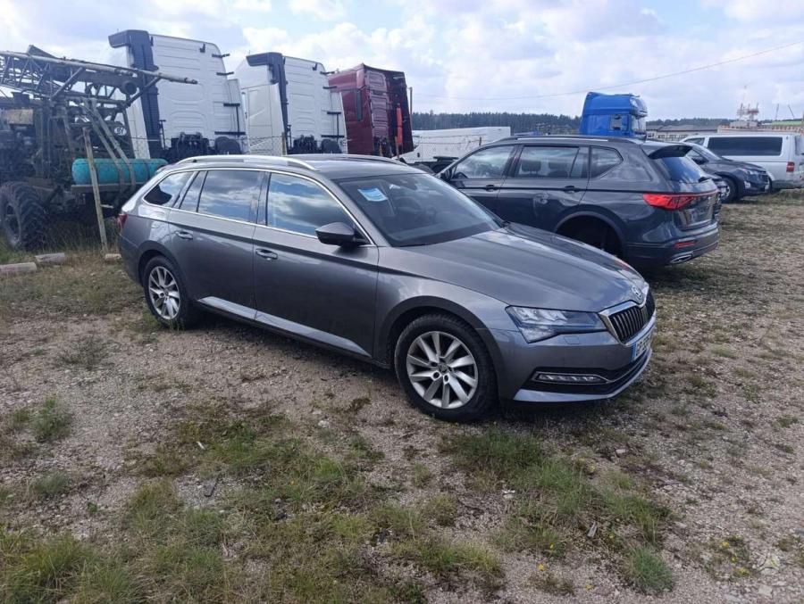Grey Skoda SuperB 2023 in Vilnius, with an engine capacity of 1.50 L and mileage of 122 thousand km for 21175 €, photo 12 on AUTOMOTO.COM.LV