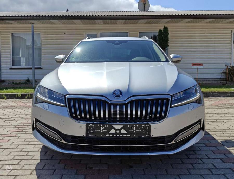 Pelēks Skoda SuperB 2023 Viļņa, ar dzinēja tilpumu 1.97 L un nobraukumu 167 tūkst. km par 21900 €, foto 3 vietnē AUTOMOTO.COM.LV