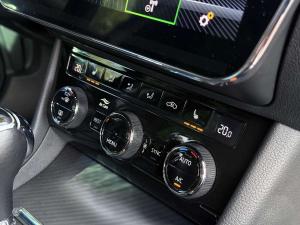Pelēks Skoda SuperB 2023 Prienai, ar dzinēja tilpumu 1.50 L un nobraukumu 57 tūkst. km par 24200 €, foto 27 vietnē AUTOMOTO.COM.LV
