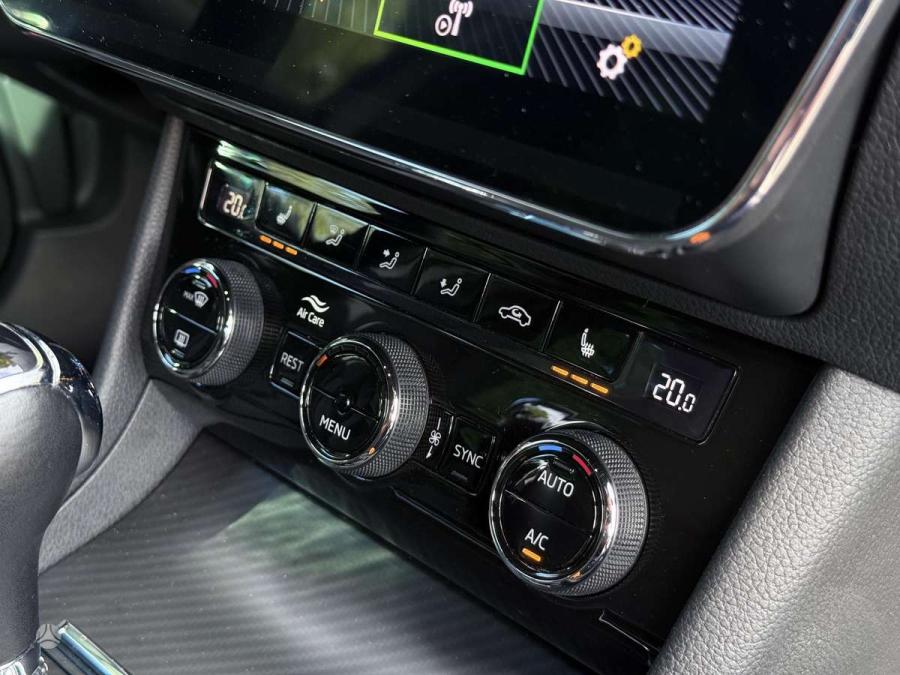 Pelēks Skoda SuperB 2023 Prienai, ar dzinēja tilpumu 1.50 L un nobraukumu 57 tūkst. km par 24200 €, foto 27 vietnē AUTOMOTO.COM.LV
