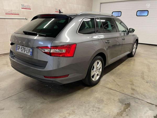 Grey Skoda SuperB 2023 in Marijampole, with an engine capacity of 1.50 L and mileage of 188 thousand km for 15004 €, photo 5 on AUTOMOTO.COM.LV