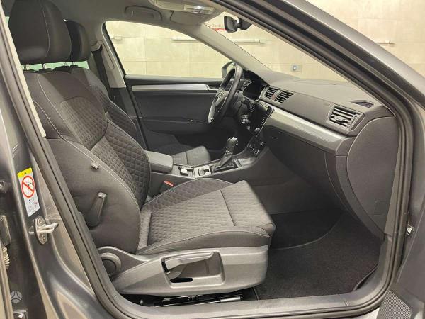 Grey Skoda SuperB 2023 in Marijampole, with an engine capacity of 1.50 L and mileage of 188 thousand km for 15004 €, photo 10 on AUTOMOTO.COM.LV