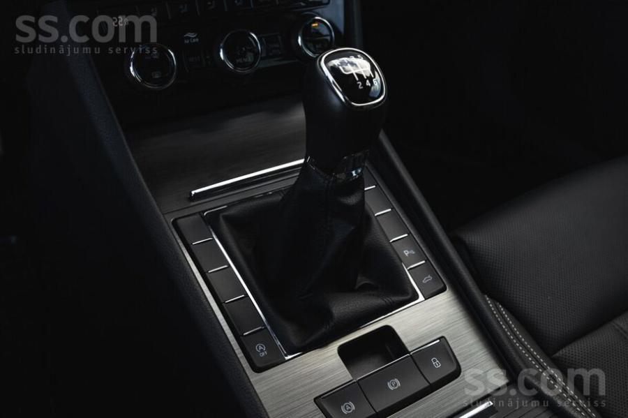 Grey Skoda SuperB 2023 in Ventspils, with an engine capacity of 2.00 L and mileage of 209 thousand km for 18350 €, photo 30 on AUTOMOTO.COM.LV