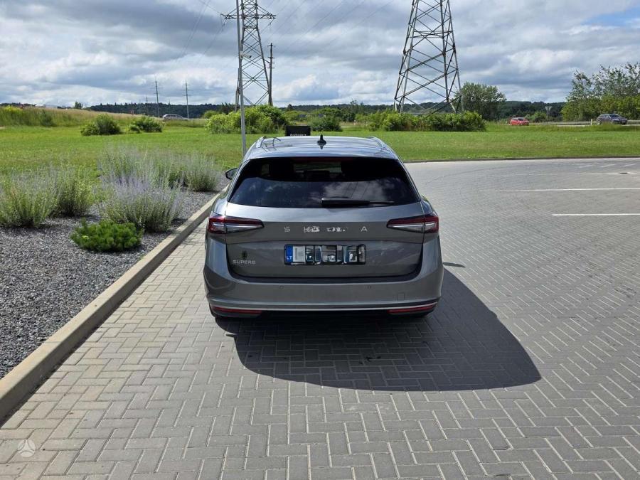 Grey Skoda SuperB 2024 in Kaunas, with an engine capacity of 1.97 L and mileage of 110 thousand km for 32500 €, photo 5 on AUTOMOTO.COM.LV