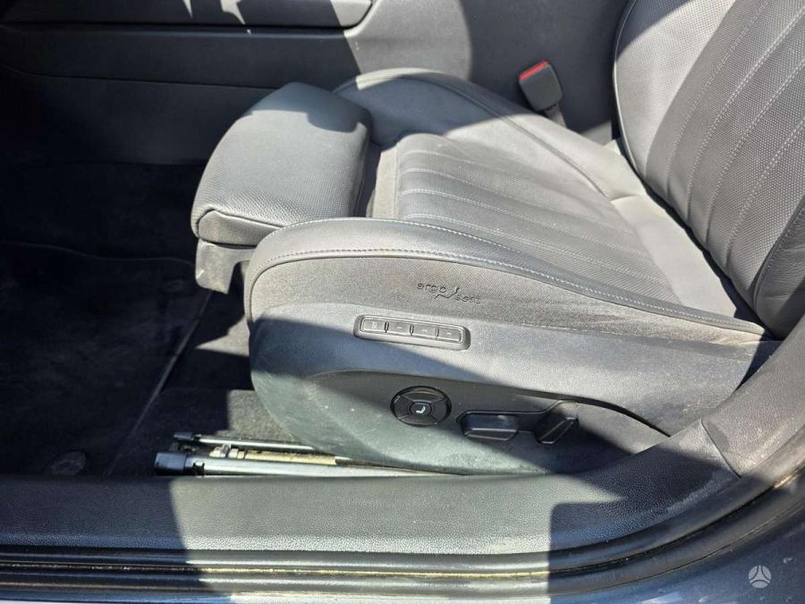 Grey Skoda SuperB 2024 in Kaunas, with an engine capacity of 1.97 L and mileage of 110 thousand km for 32500 €, photo 11 on AUTOMOTO.COM.LV