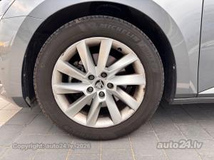 Pelēks Skoda SuperB 2024 Rīga, ar dzinēja tilpumu 1.50 L un nobraukumu 38 tūkst. km par 27500 €, foto 6 vietnē AUTOMOTO.COM.LV