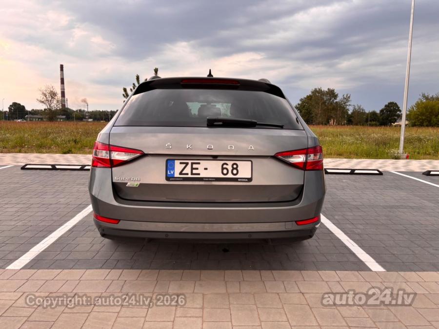 Pelēks Skoda SuperB 2024 Rīga, ar dzinēja tilpumu 1.50 L un nobraukumu 38 tūkst. km par 27500 €, foto 8 vietnē AUTOMOTO.COM.LV