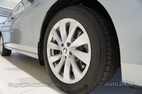 Pelēks Skoda SuperB 2025 Tallina, ar dzinēja tilpumu 1.50 L un nobraukumu 9 tūkst. km par 39900 €, foto 5 vietnē AUTOMOTO.COM.LV